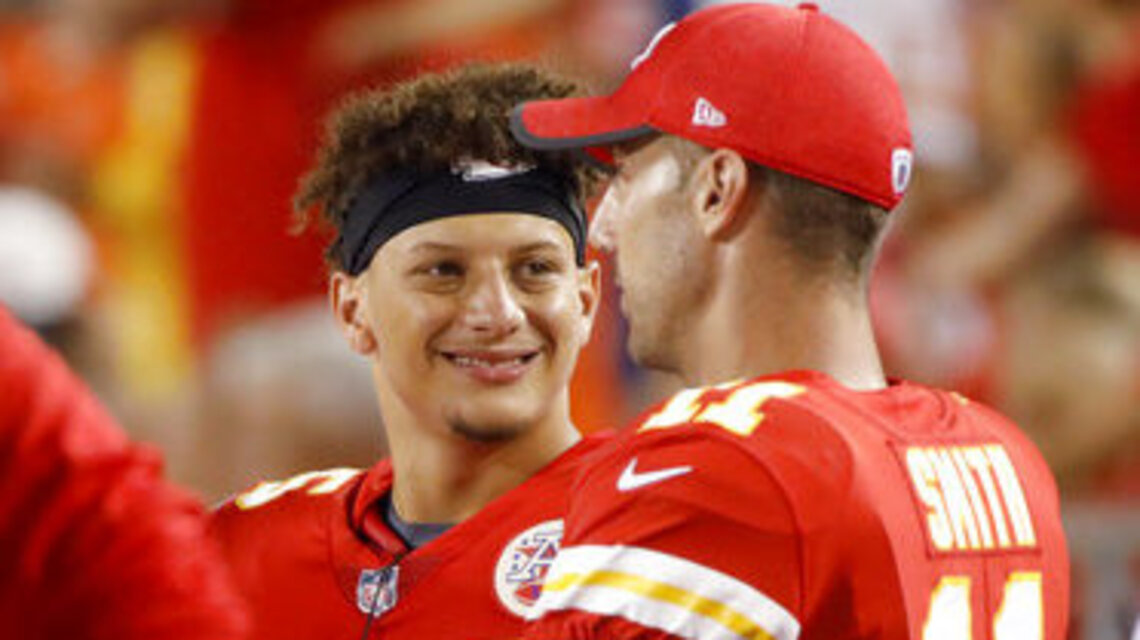 Alex Smith saw signs of Patrick Mahomes’ greatness as rookie | Kansas ...