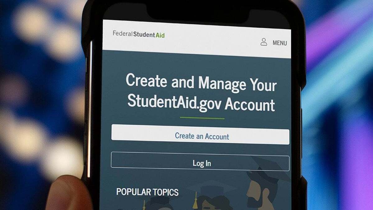 What are the different types of student loans you can use to pay for ...